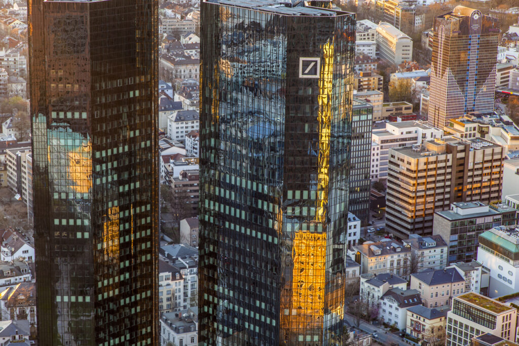 Apollo acquires more than half of risk on Deutsche Bank’s $3bn loan ...