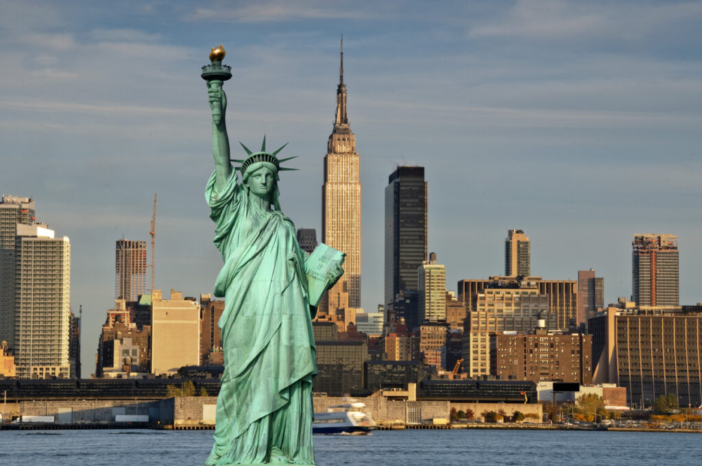 Morningstar and PitchBook launch US evergreen alts indices ...